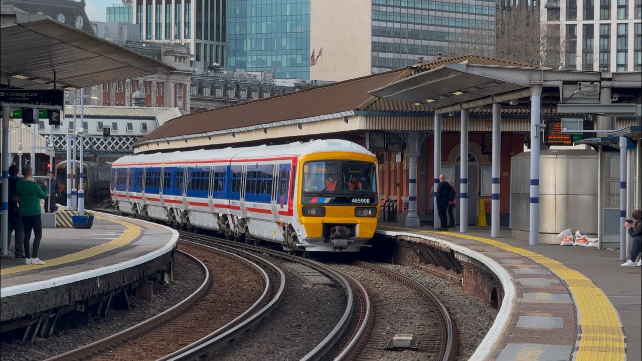 Network Southeast Class 465 (465908) Passing Waterloo East! | # ...