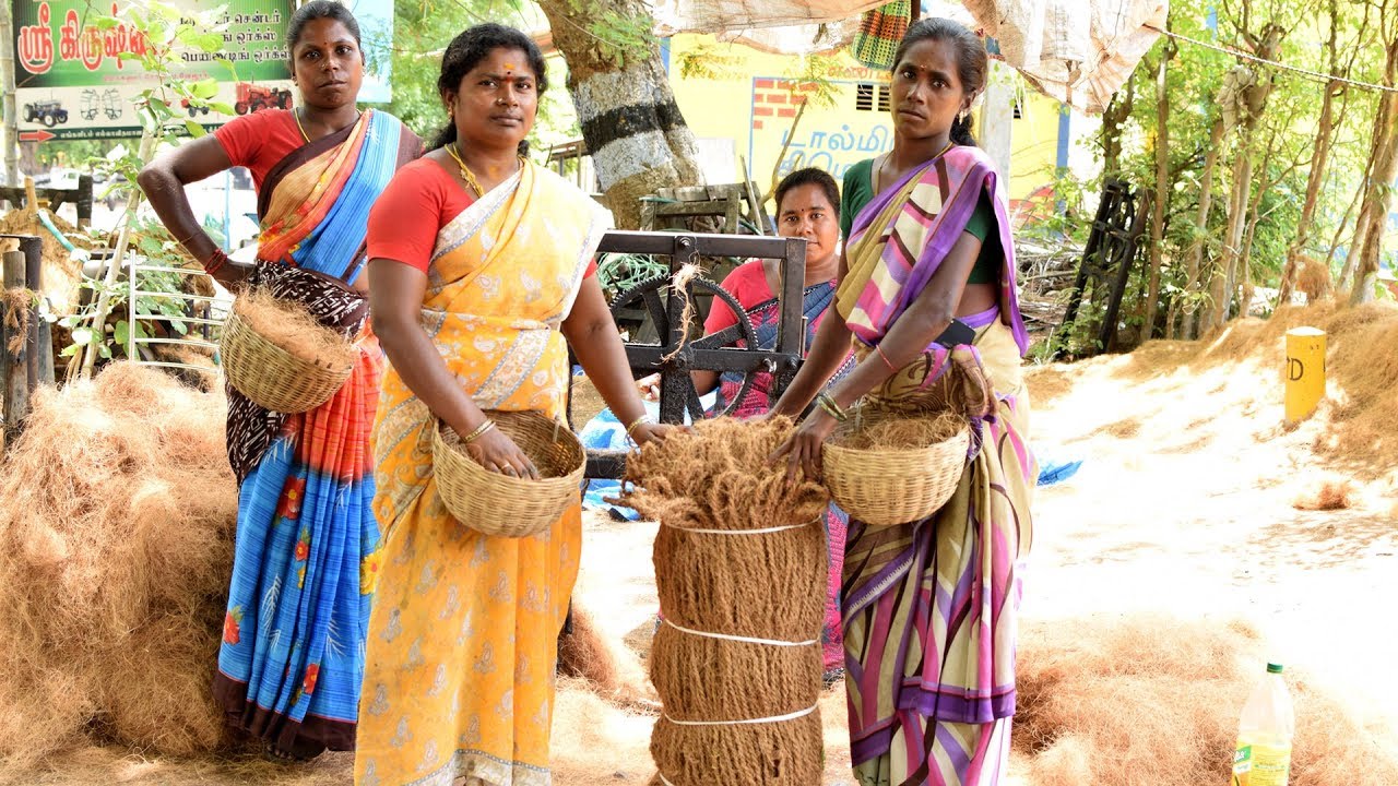 Street Manufacturing Coconut Coir Rope Making Process in India | Bee ...