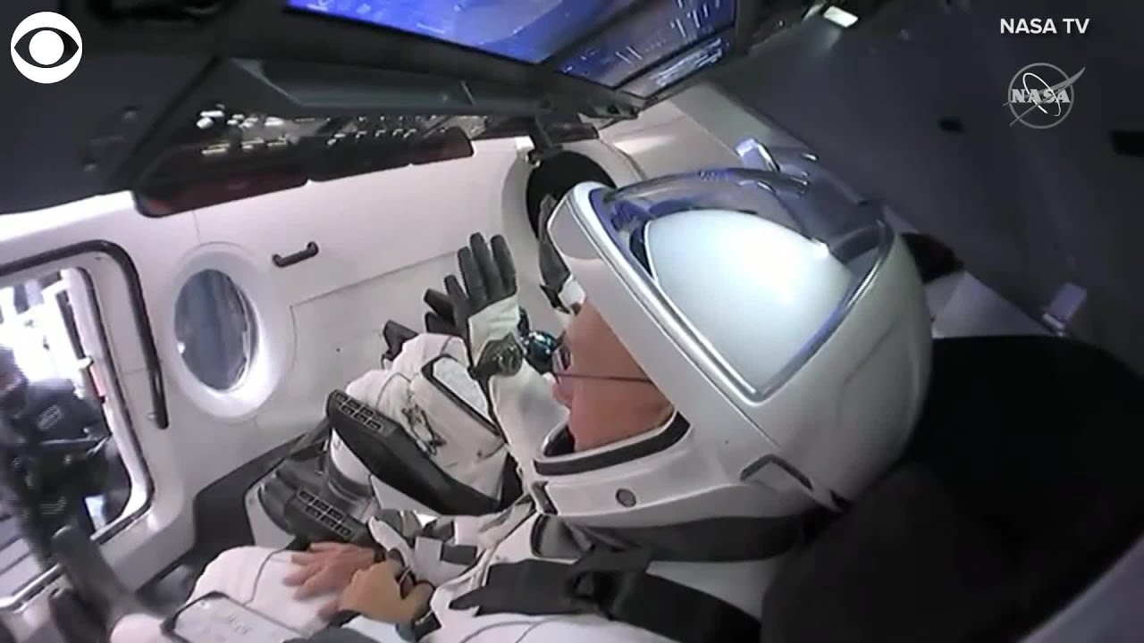 Astronauts exit spacex - YouTube