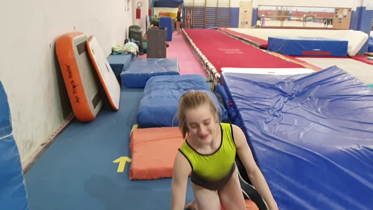 Sfida triplo avvitamento!!! CHALLENGE Ginnastica artistica CSB - YouTube