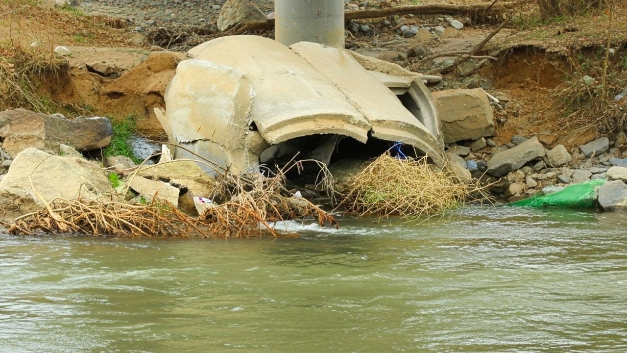 Check Unclogged Culvert Block Drain By Debris |Clog Culvert To Farm ...