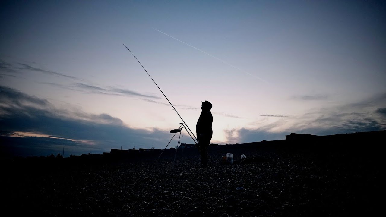 PEVENSEY BAY SEA FISHING AT LOW TIDE & PUMPING FRESH LUGWORM - UK SEA ...