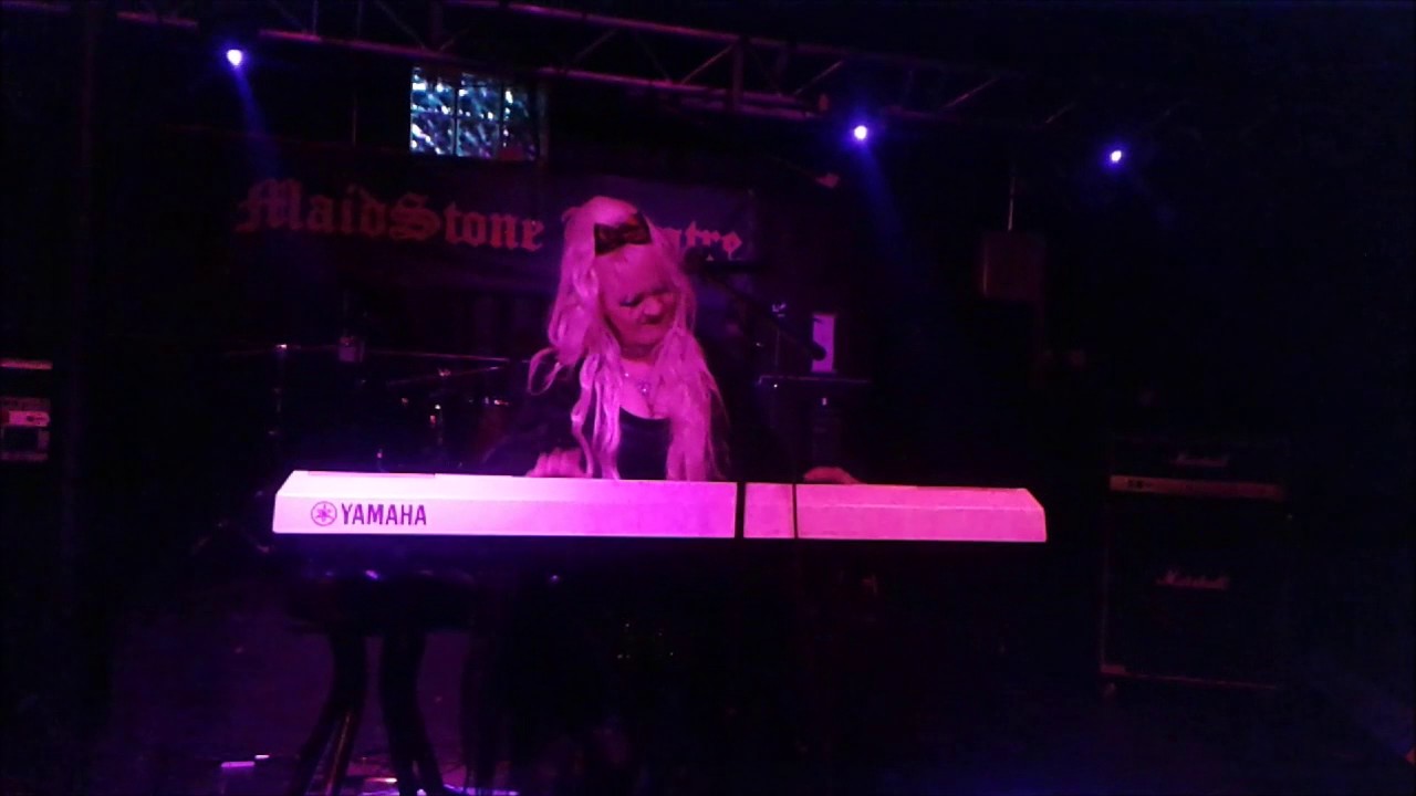 Lisa Hurt---Say Hello 2 Heaven Tribute to Chris Cornell - YouTube
