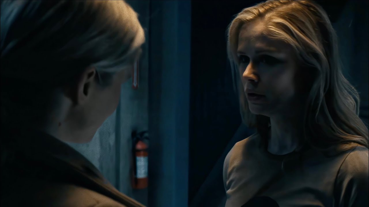 Shapeshifter Starlight vs Starlight | The Boys S4E8 - YouTube