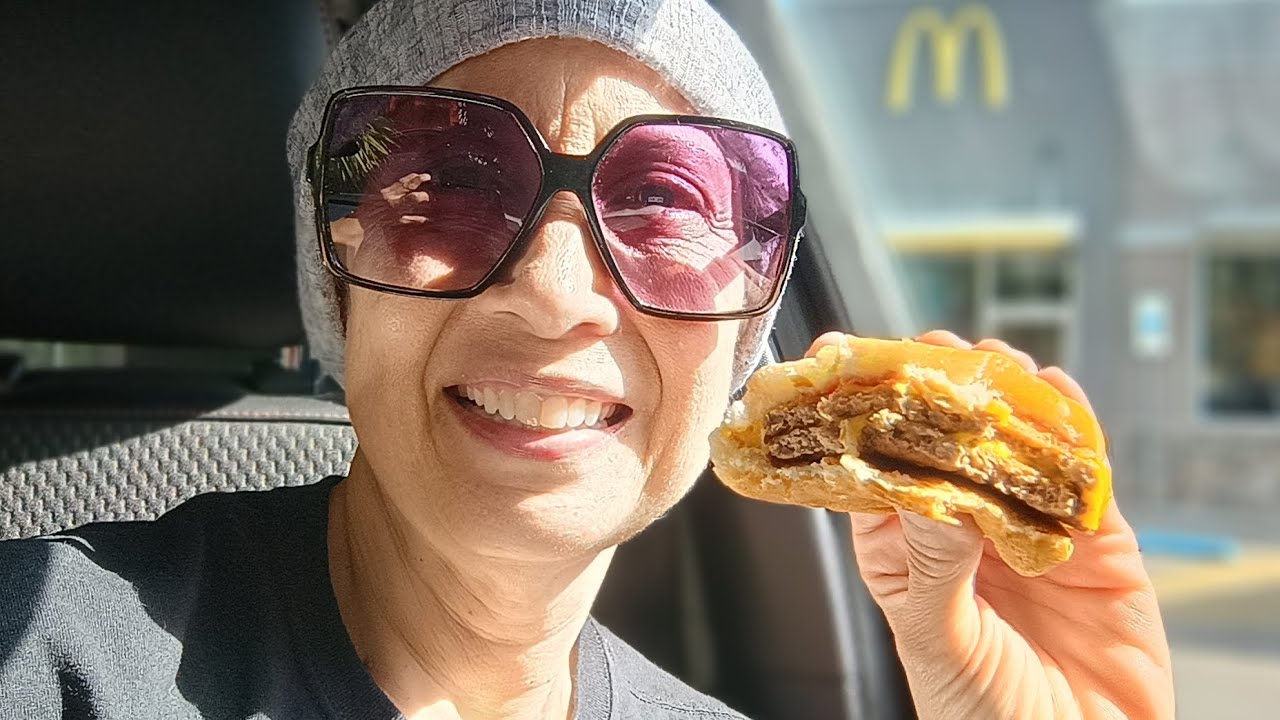 ASMR ☕🍔 YOU CAN EAT #McDonalds FOOD w/out GAINING WEIGHT 😮 by Andrea ...