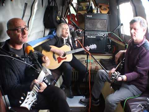 The Narrowboat Sessions 2018. Risa Hall, 'Shooting Stars' - YouTube