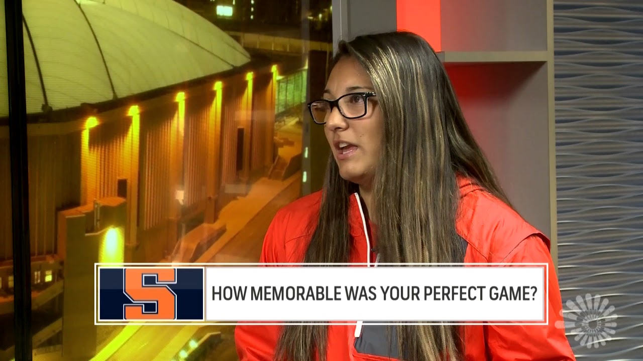 Alexa Romero Sits Down with Softball Beat Reporter Sam Rothman - YouTube