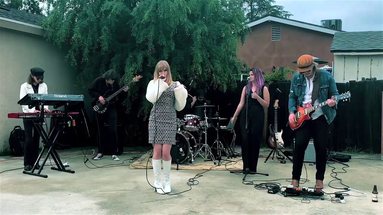 Kendall Rucks / Save The Scene / Ladies Night - YouTube