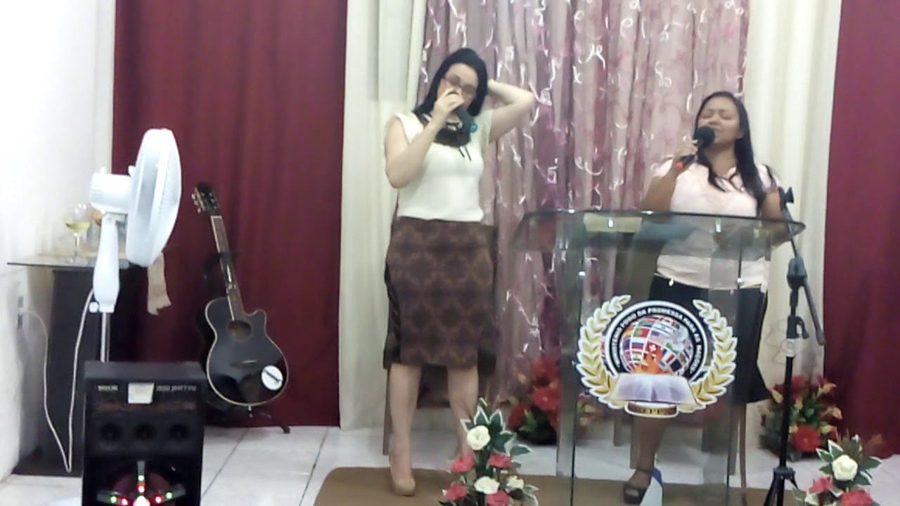 Pra. Auxiliadora e Miss.Rozi louvando - YouTube