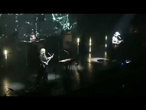 Slowdive - Dagger @TivoliVredenburg Utrecht (7/8) - YouTube