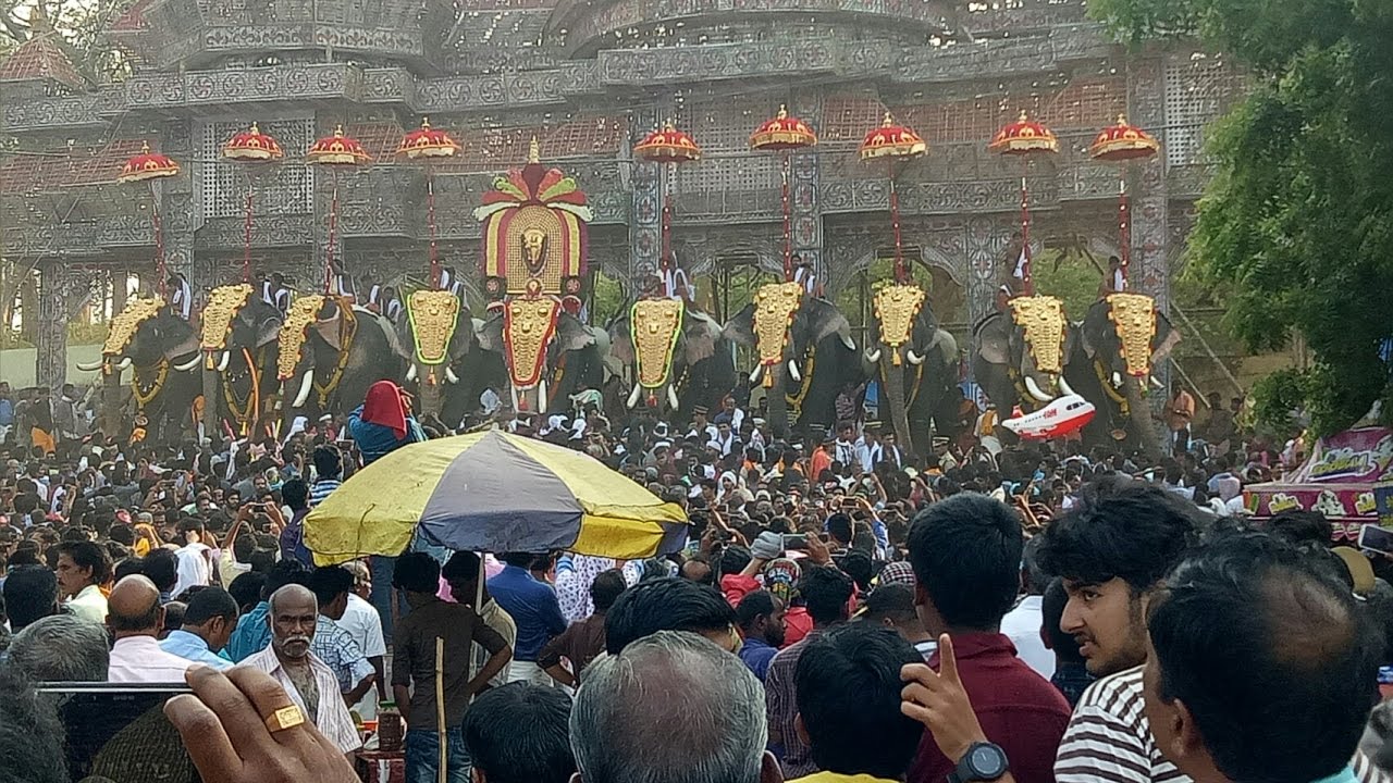 Nenmara vellangi vela 2018 pooram (palakkad) - YouTube