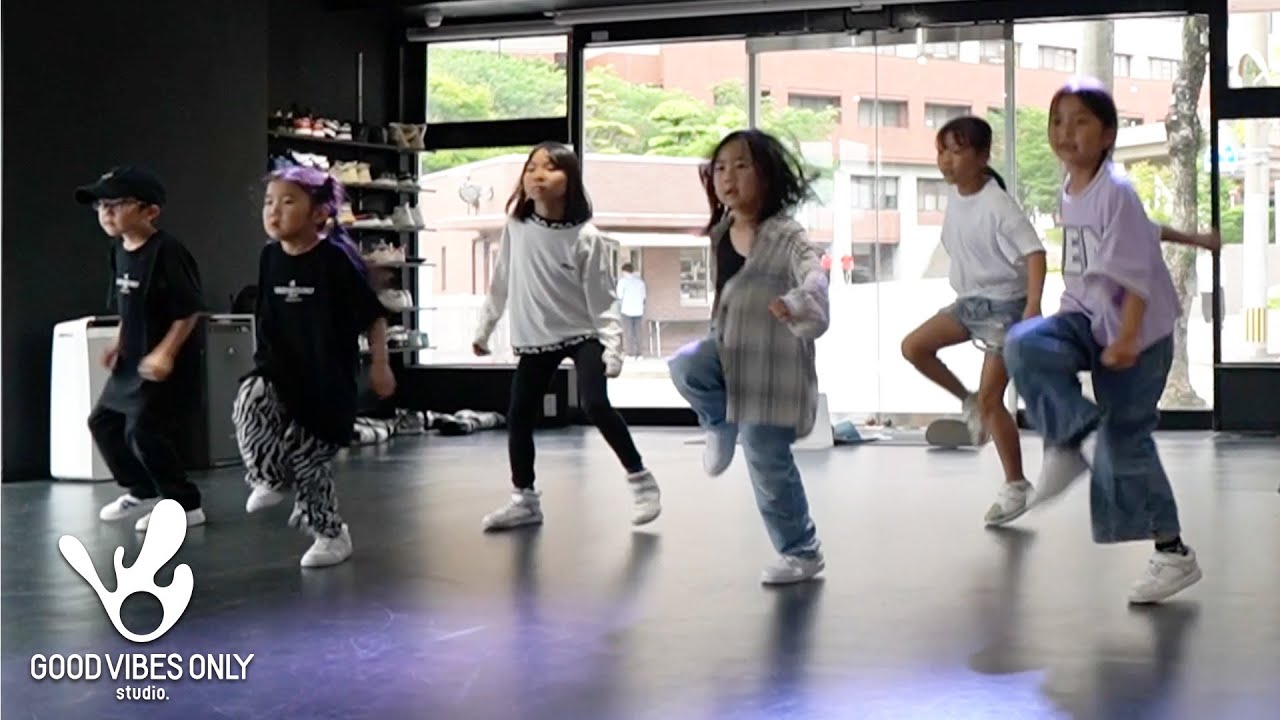 【福岡キッズダンス】幼児〜小学校低学年 ダンス基礎（水曜/17:00〜18:00）インストラクター yu-ka - YouTube