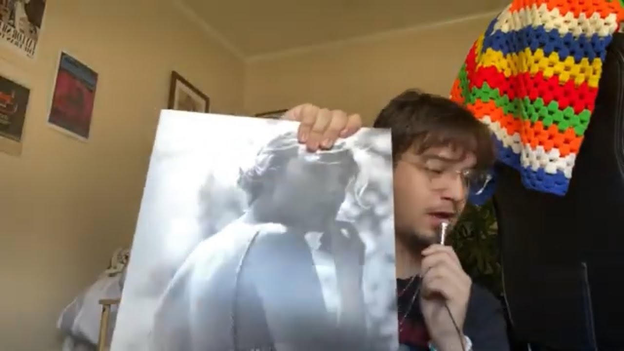 showing my vinyls and CDs cause I can - YouTube