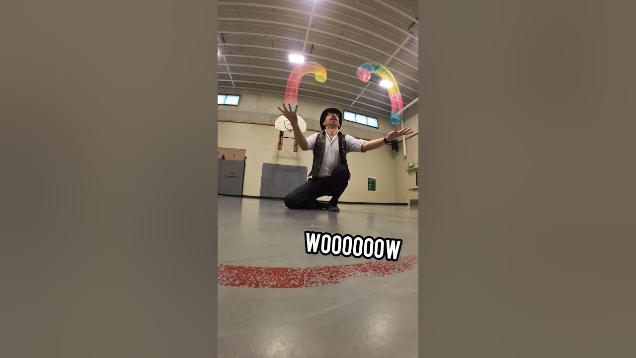 Kids react to DOUBLE SLINKY tricks 👧👦 #slinkytricks #wholesome - YouTube