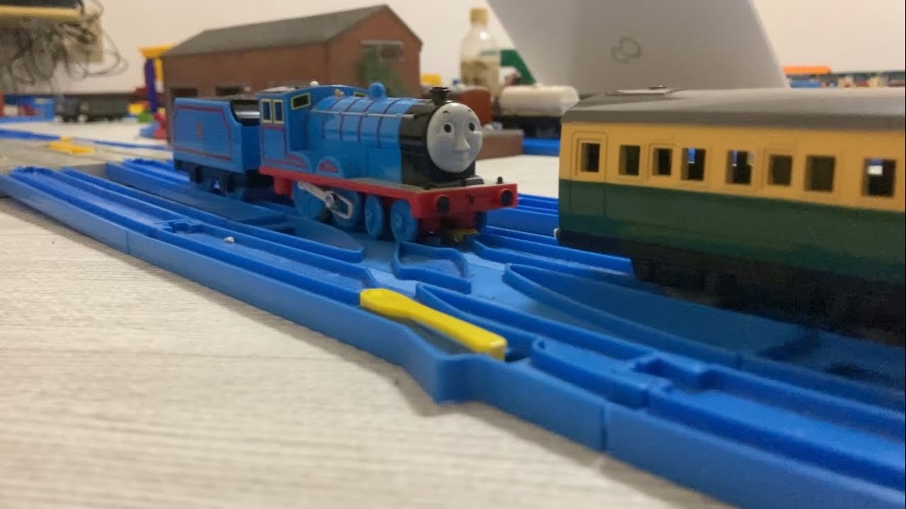 Edward the Very Useful Engine tomy thomas & friends - YouTube