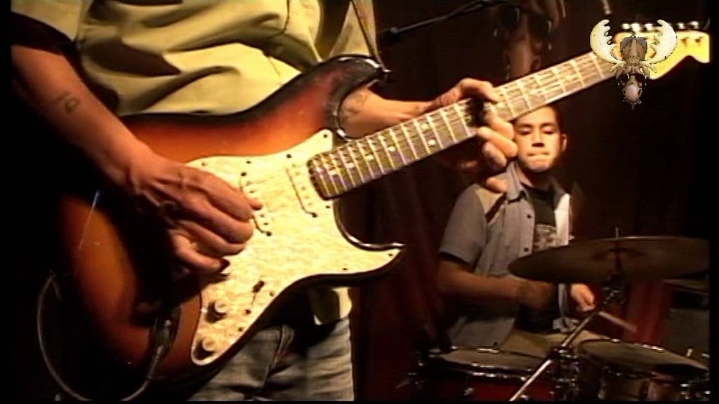 The Dave Chavez band - Sick and Tired Live @ Bluesmoose café - YouTube