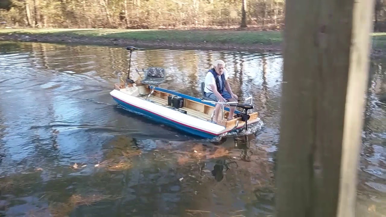 Flat boat for crappie fishing on small lakes - YouTube