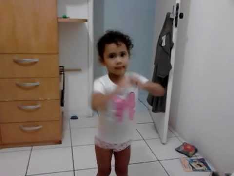 Dançarina atrapalhada - Manu.