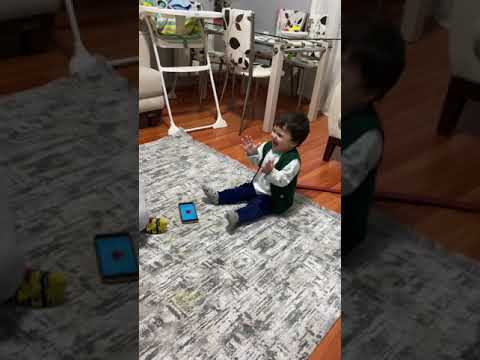 Anneni seviyorsan alkışla
