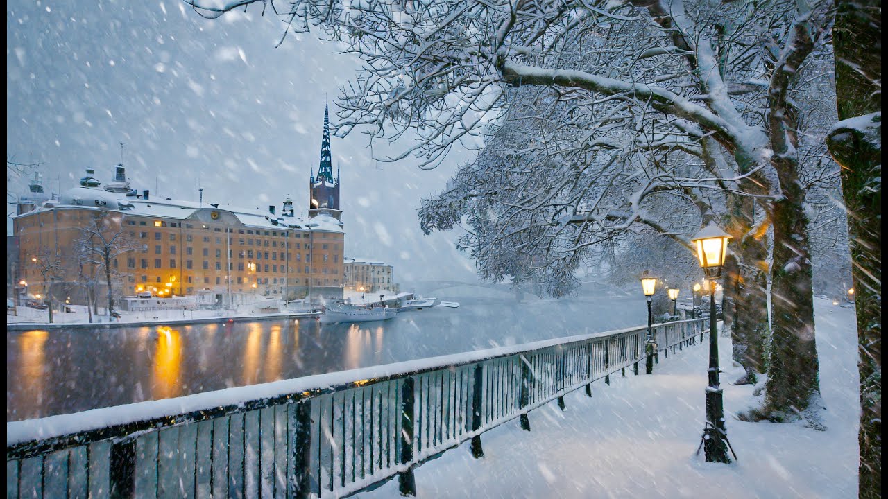 Winter Wonderland: A Spectacular Snowfall in Stockholm - YouTube