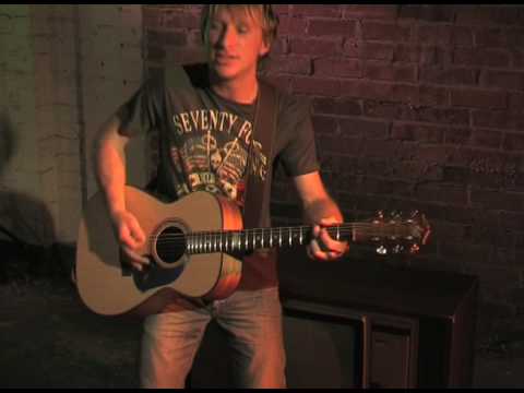 Mickey Pye Performs 'Got the Feeling' Live (Acoustic) - YouTube