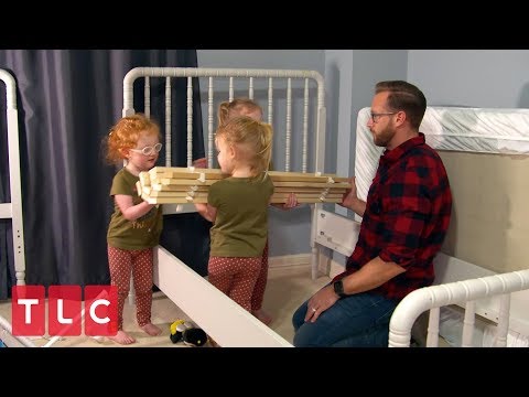 The Quints Help Out Adam | OutDaughtered