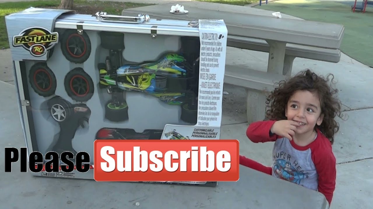 FAST LANE RC CAR AT THE PARK - YouTube