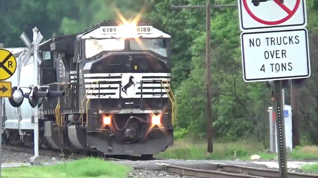 NS SD60M #6789 Blaring Its Leslie RS3L Horn for CSAO WPCA-11 in Thorofare and Woodbury NJ - YouTube