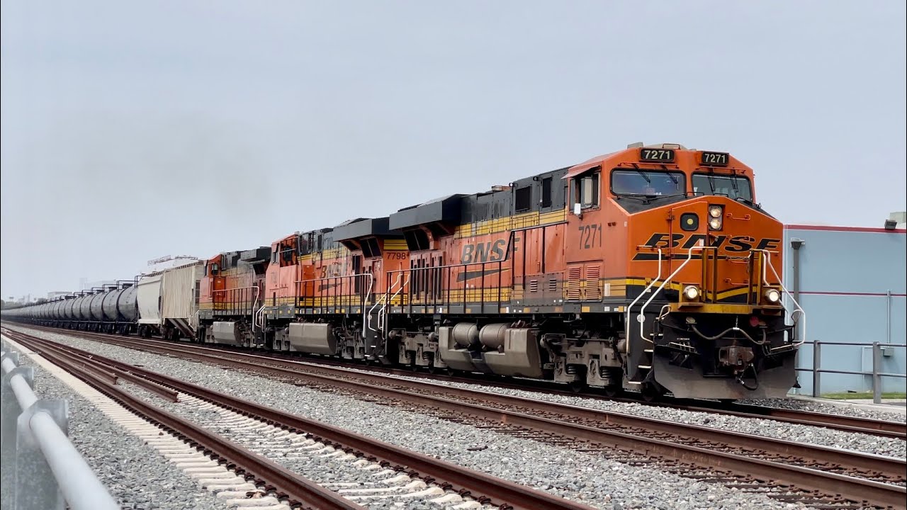 BNSF 7271 Leads E/B Ethanol Train - Acacia Avenue Crossing - YouTube