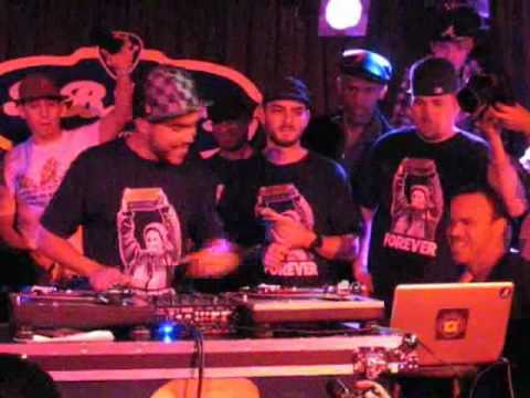 DJ Craze Pays Tribute to Roc Raida Live - YouTube