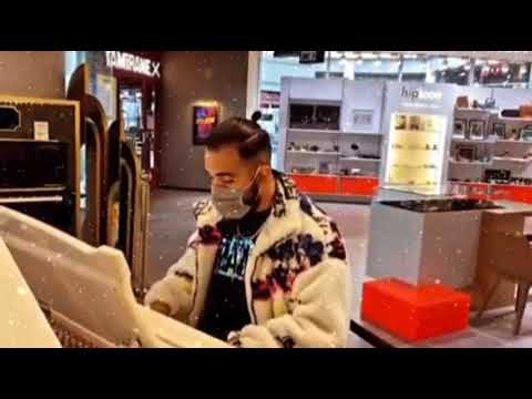 Baris G şarki piano calarken iste o anlar