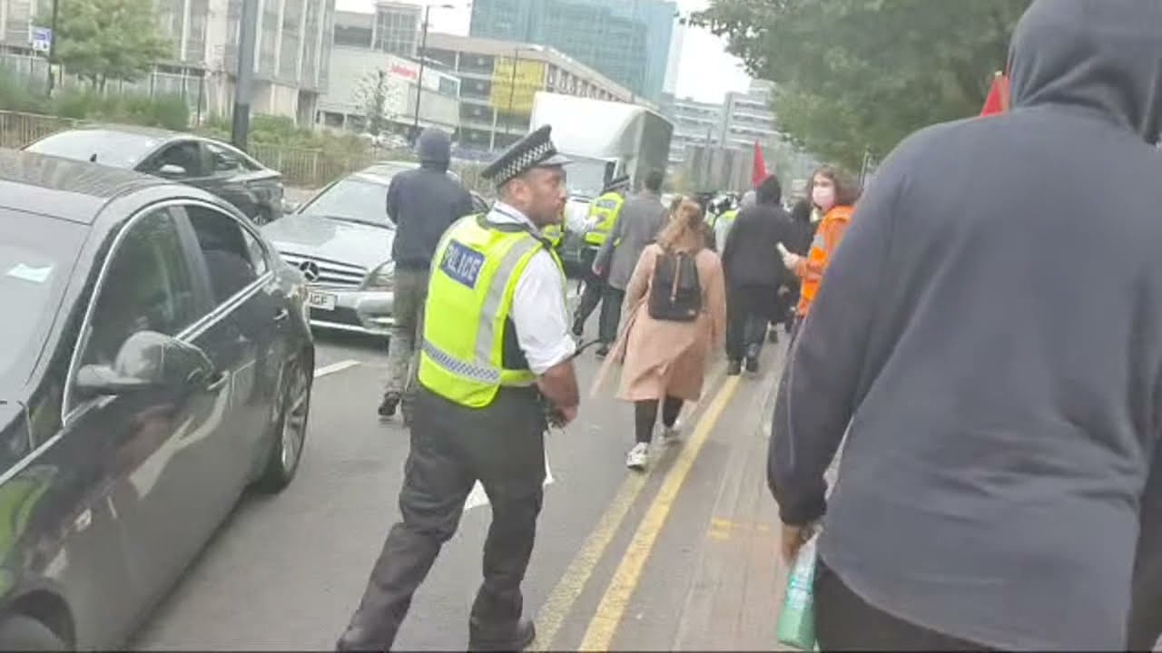 =FROM THE INSIDE!!!= Croydon Protest | Scuffles Break Out Between ...