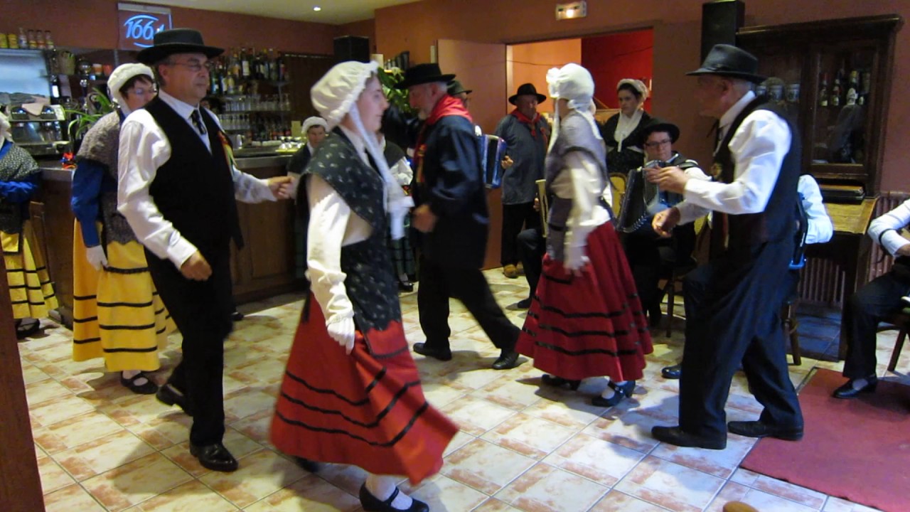 Groupe Folklorique M - YouTube