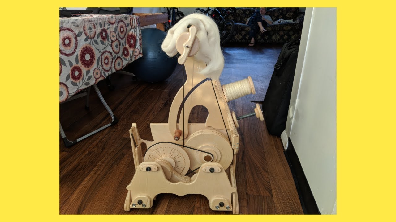 Unboxing the Queen Bee Spinning Wheel - YouTube