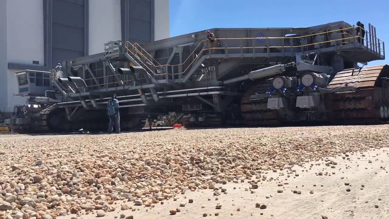 NASA Crawler Transporter Testing Time Lapse SLS - YouTube