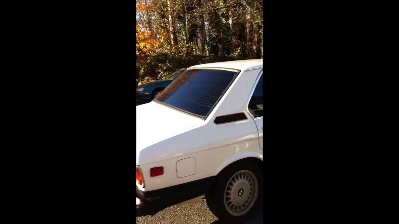 BMW BACKFIRES! E12 528i - YouTube