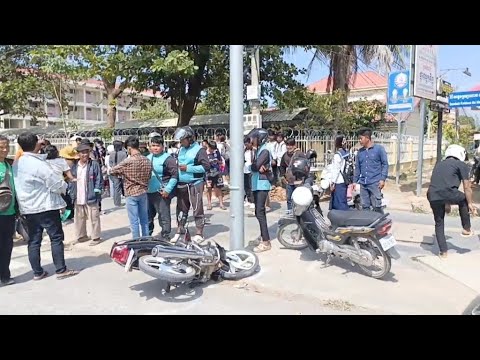 សាហាវ ម៉ូតូពីរគ្រឿងបុកគ្នាពេញទំហឹងរបួសធ្ងន់ពីរនាក់ - YouTube