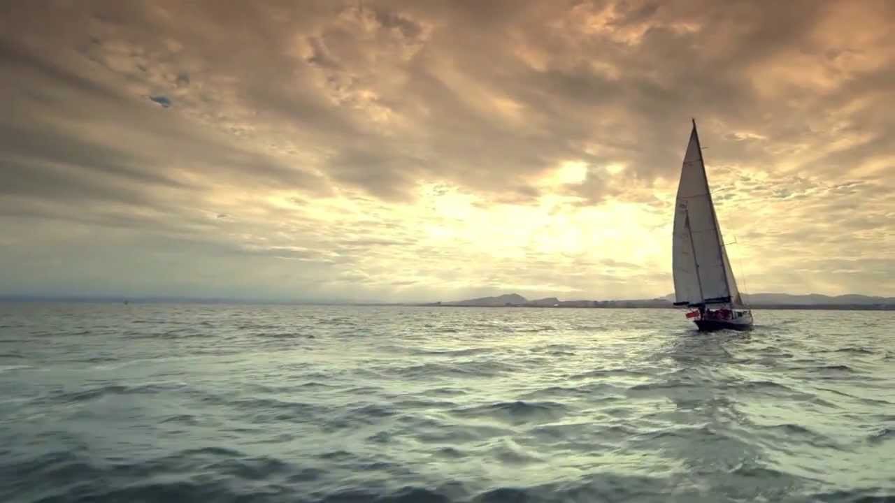 Royal Racing Yacht Bloodhound - YouTube