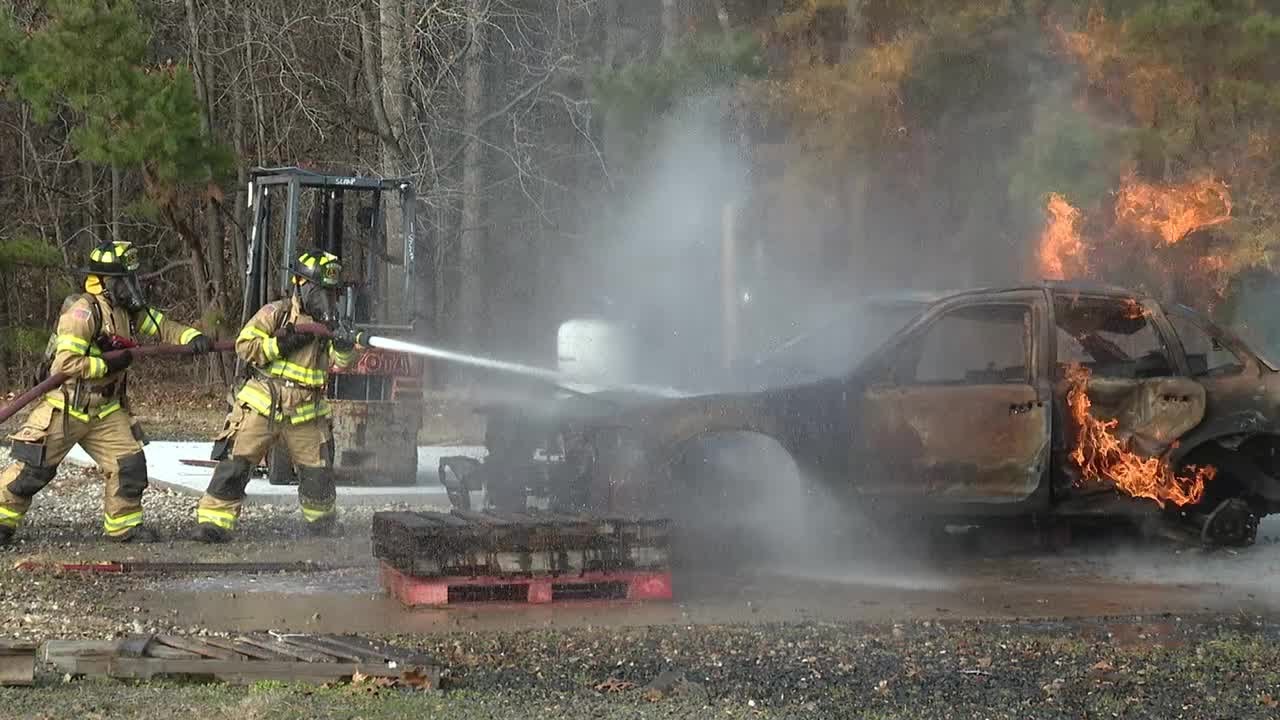 Saudi firefighters train, hone skills in CLT - YouTube