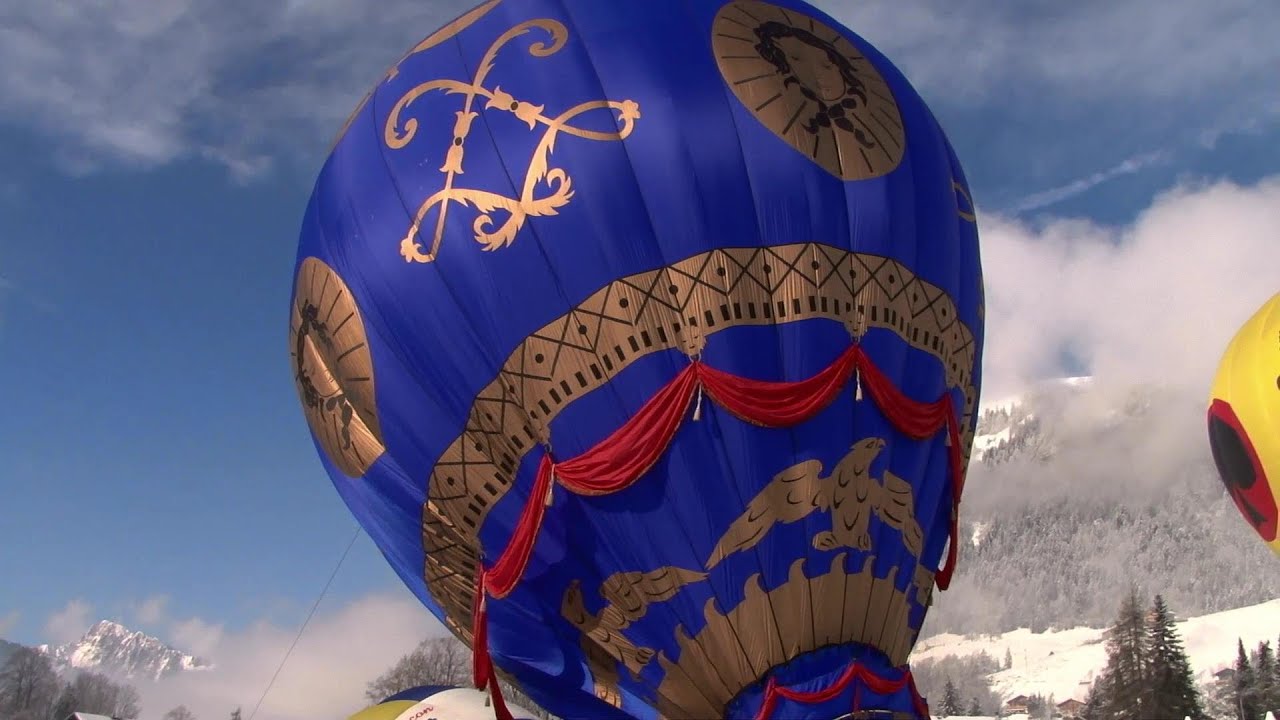 The world’s first manned hot air balloon (Montgolfier brothers) flies ...