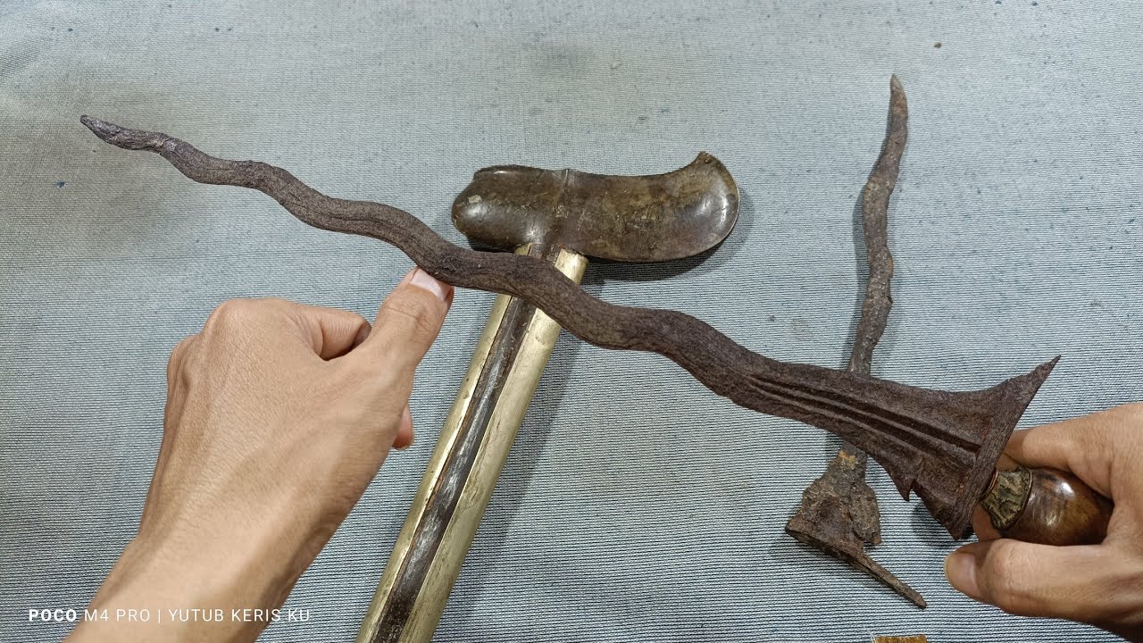 Keris pusaka sengkelat, tosan aji yang sangat populer. - YouTube