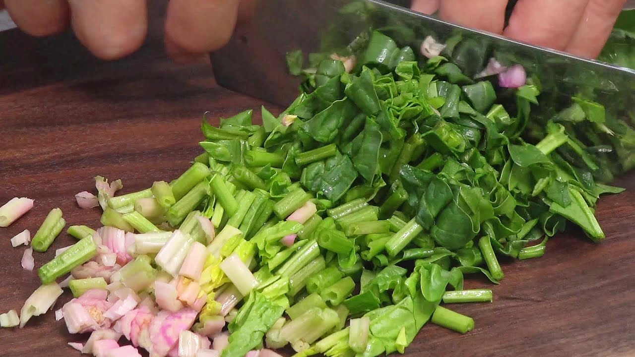 시금치를 전자레인지에 넣었더니 순식간에 최고의 반찬이 만들어졌어요 맛이 대박인 시금치계란찜 이렇게 만듭니다 너무 쉽고