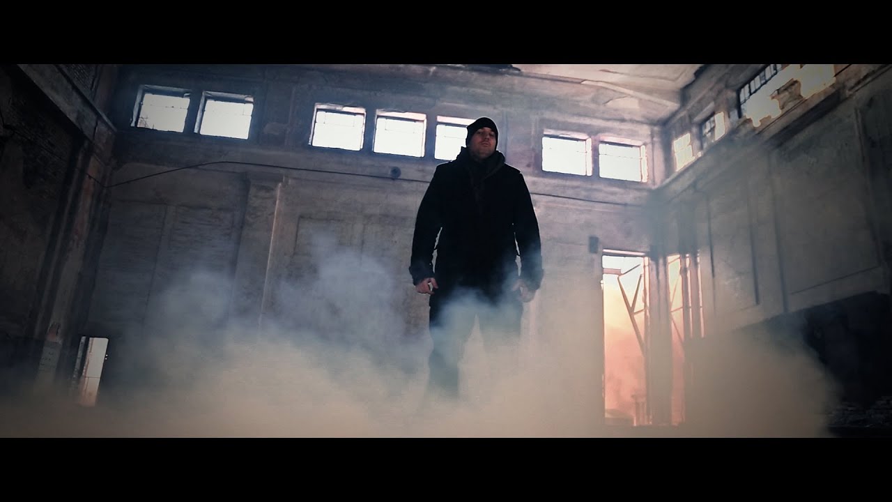 Mr.Busta km. Bódi Bettina - Híradó [OFFICIAL MUSIC VIDEO] - YouTube