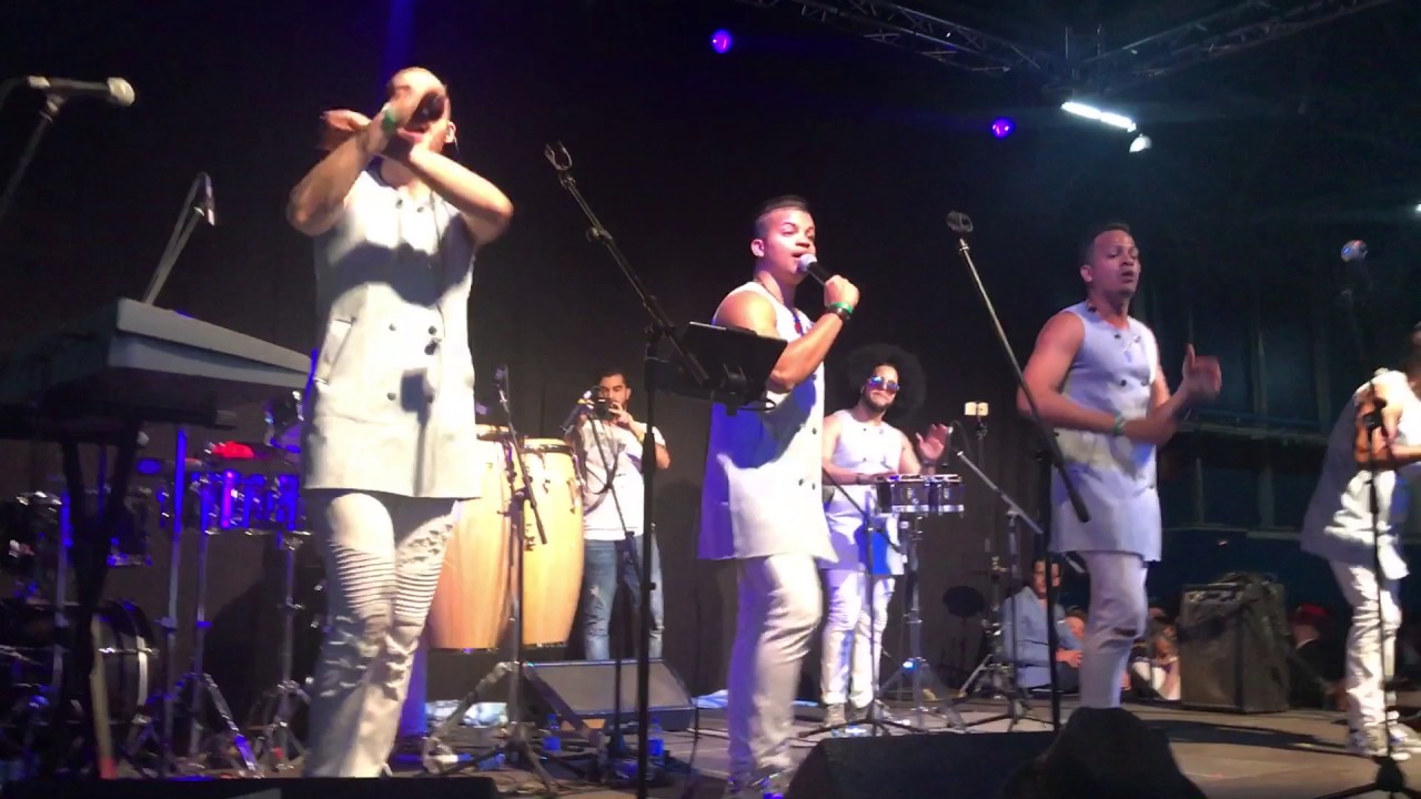 GRUPO EXTRA 2017. Lejos de ti. Bachatea, Madrid. - YouTube