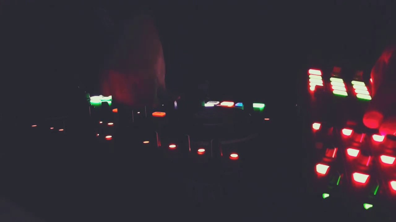 Diswave set traktor s2 mk2 + xone k2 after own mapping 4 decks 4 fx ...