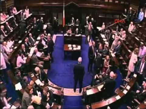Meclis'te kucak skandalı!