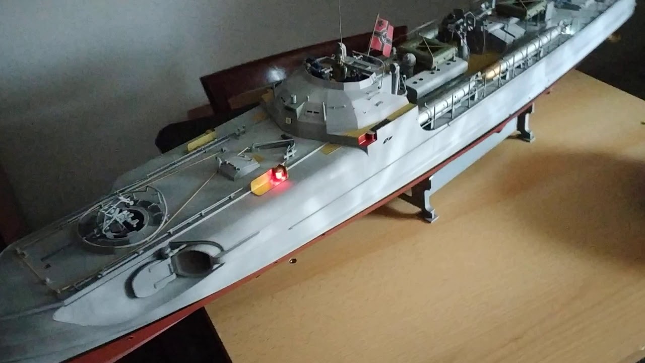 RC Torpedo boat with lights - YouTube