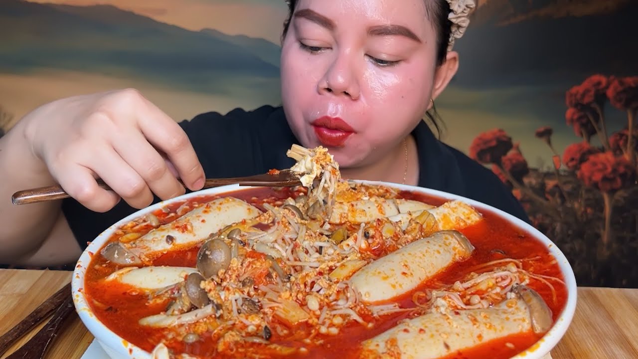 Pedas seger seblak aneka jamur kuah pedas mercon MUKBANG - YouTube