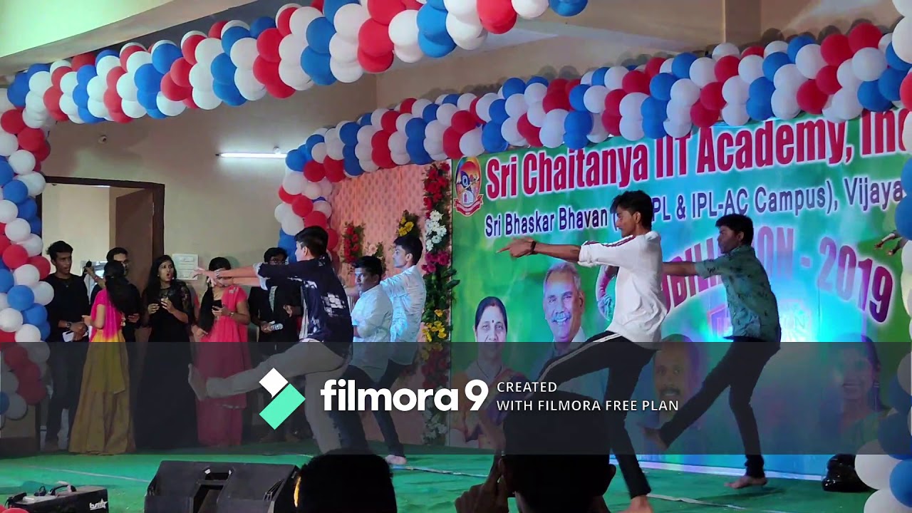 Awesome dance performance by collage students. - YouTube
