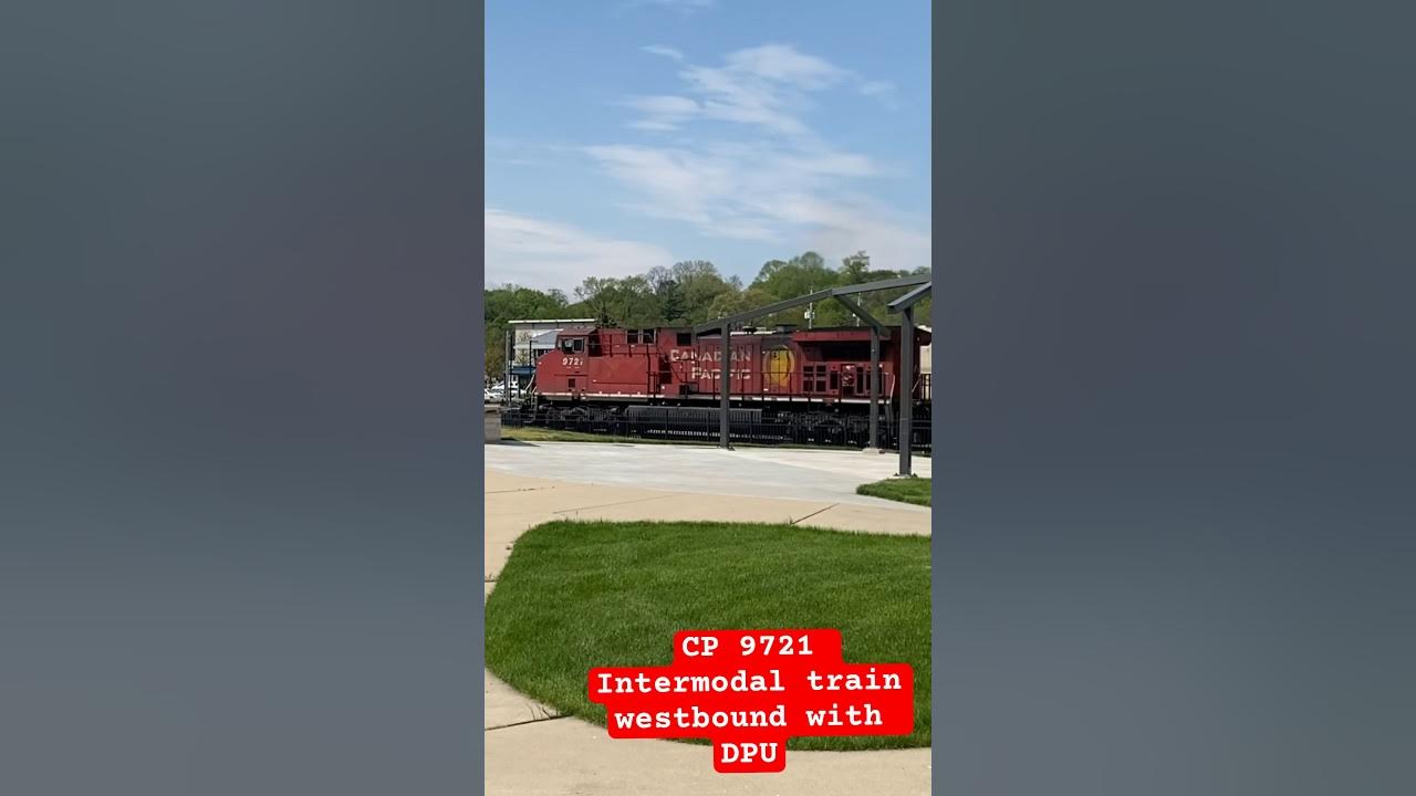 CP 9721 Intermodal Train in Wauwatosa #railfanning - YouTube